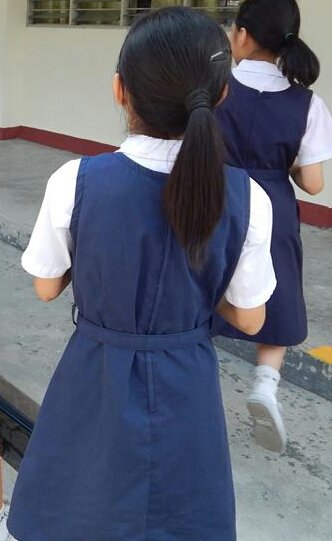 我11岁女孩我每次上课时尿急不敢和老师说都会尿一点在内裤上,有时朋友掀我校裙时都会看到我内裤湿湿的 百度宝宝知道